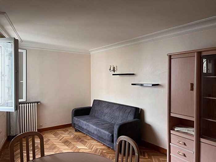 Appartement à louer - Grenier Point du Jour, Boulogne-Billancourt - 1 pièce