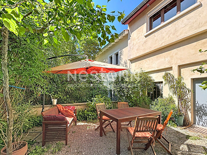 Bron, Les Essarts : Maison 5 pièces à vendre
