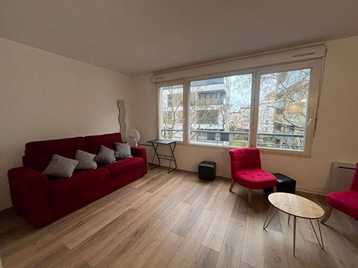 Le Point du Jour-Centre Gare, Cergy : Appartement 1 pièce à louer