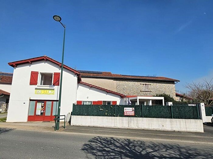 Maison à vendre - Larceveau-Arros-Cibits - 4 pièces - 3 chambres