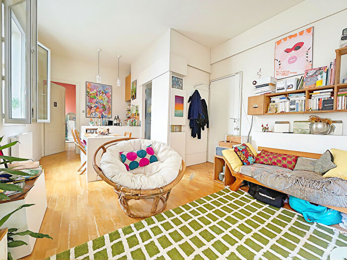 Appartement à vendre - Paris e , Montmartre, Sacré Coeur, Abbesses - 2 pièces - 1 chambre