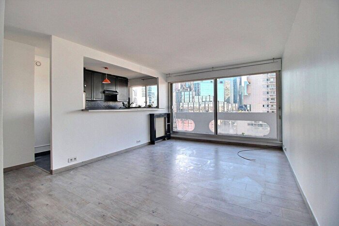 Appartement à louer - Gambetta, Courbevoie - 4 pièces - 3 chambres