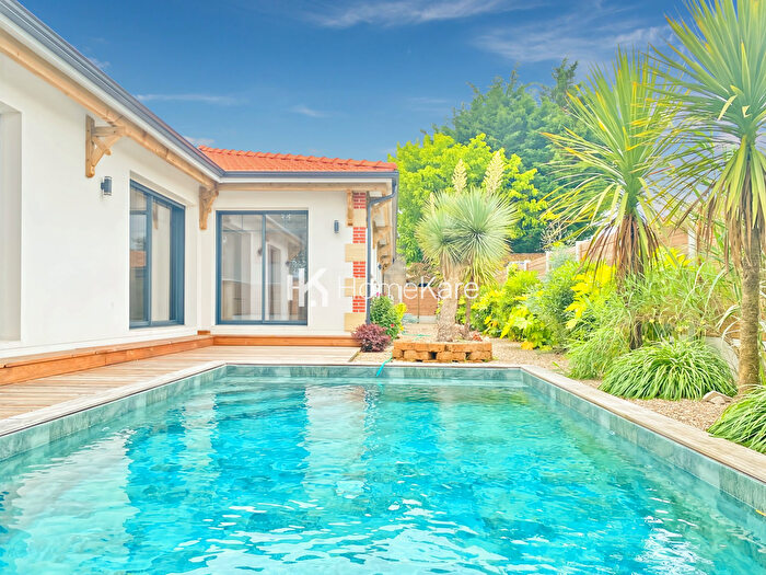 Maison à vendre - Gujan-Mestras, Centre-ville - 5 pièces - 4 chambres