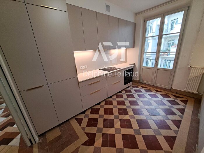 Appartement à louer - Grenoble, Centre-ville - 4 pièces - 3 chambres