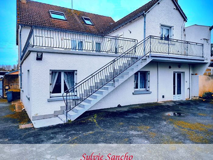 Maison 8 pièces à Buzançais, à vendre