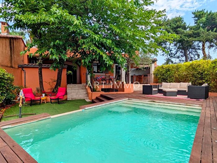 Maison à vendre - Roussillon - 5 pièces - 3 chambres