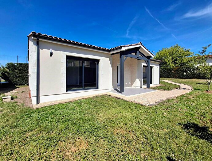 Maison à vendre - Saint-Christoly-de-Blaye - 5 pièces - 3 chambres