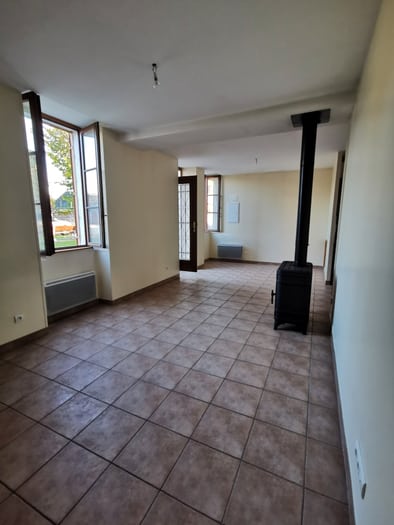Maison 4 pièces à Nérondes, à louer