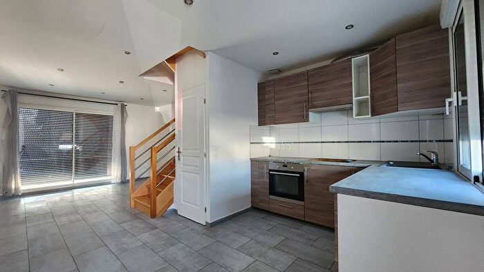 Centre Nord, Ormesson-sur-Marne : Maison 4 pièces à louer