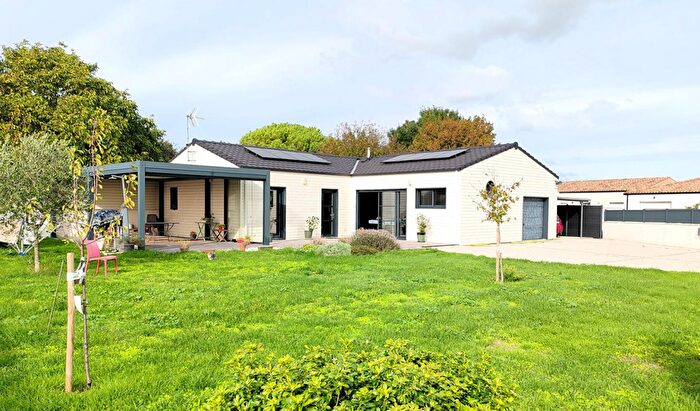 Maison à vendre - Saint-Christophe - 4 pièces - 3 chambres