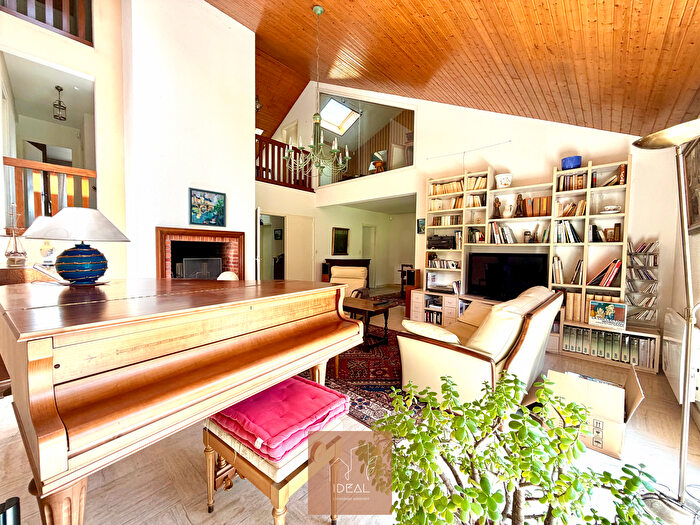 Maison 8 pièces à Quartiers Centre, Rennes, à vendre