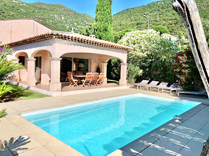 Maison 5 pièces à Cavalaire-sur-Mer, Castillane, Vivards, Roseraie, Rigaud, Cros de Mouton, à vendre