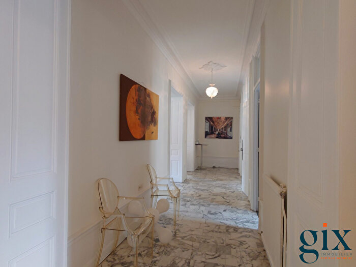 Appartement à louer - Grenoble, Centre-ville - 7 pièces - 5 chambres