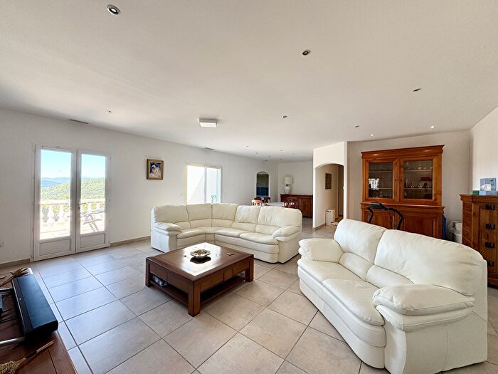 Maison à vendre - Vidauban - 8 pièces - 5 chambres