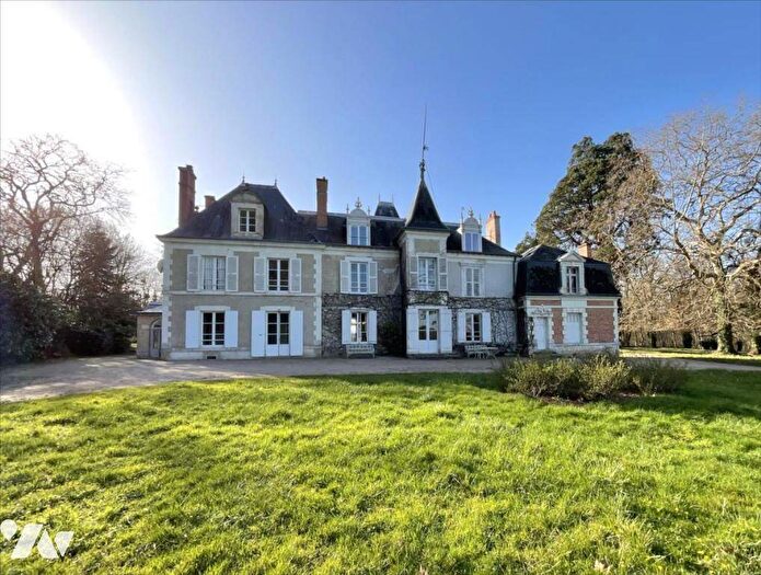 Maison à louer - Dhuizon - 7 pièces - 3 chambres