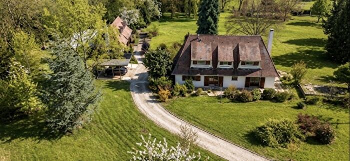 Maison 8 pièces à Fontenay-lès-Briis, à vendre