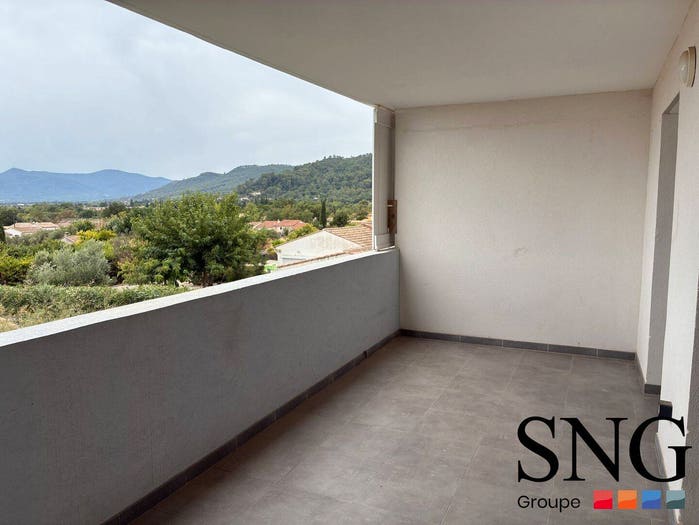 Appartement 3 pièces à Sud, Le Luc, à louer