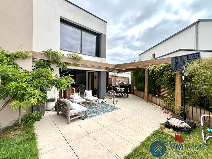 Maison à vendre - Orvault, Bourg, Secteur rural - 6 pièces - 5 chambres