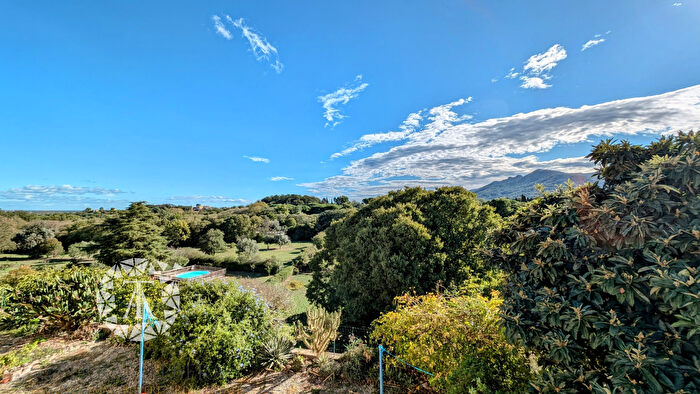Maison à vendre - Laroque-des-Albères - 6 pièces - 4 chambres
