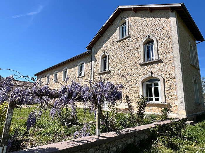 Gageac-et-Rouillac : Maison 8 pièces à vendre