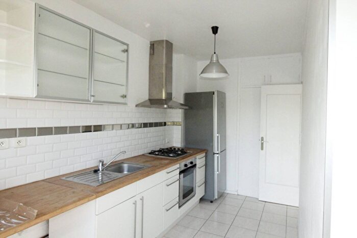 Appartement à louer - Fontenay-le-Fleury - 2 pièces - 1 chambre