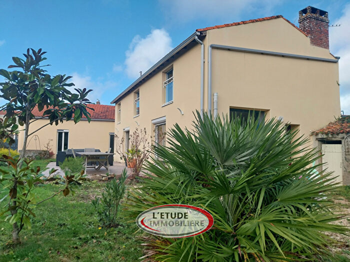 Maison à vendre - Sainte-Pazanne - 9 pièces - 5 chambres