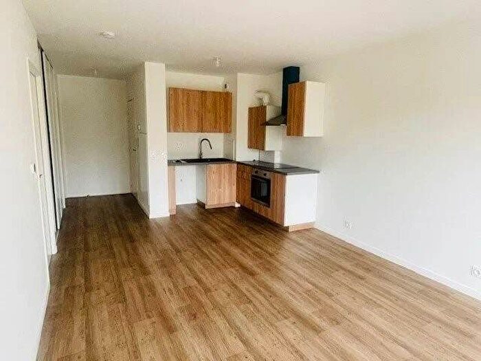 Appartement à louer - Saint-Pierre-du-Perray - 3 pièces - 2 chambres