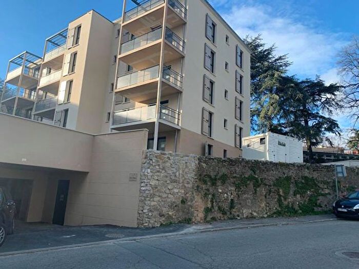 Appartement à louer - Aubenas, Paillouse, Baza - 3 pièces - 2 chambres
