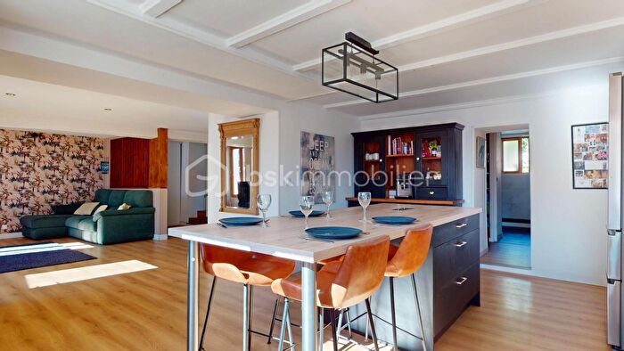 Pont-l'Abbé-d'Arnoult : Maison 6 pièces à vendre