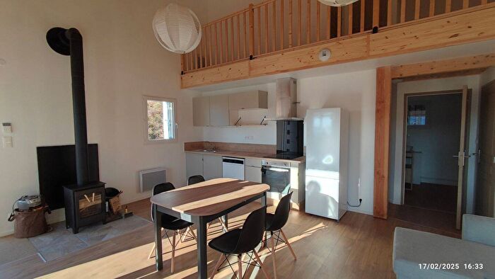Murat-le-Quaire - Maison 3 pièces à louer