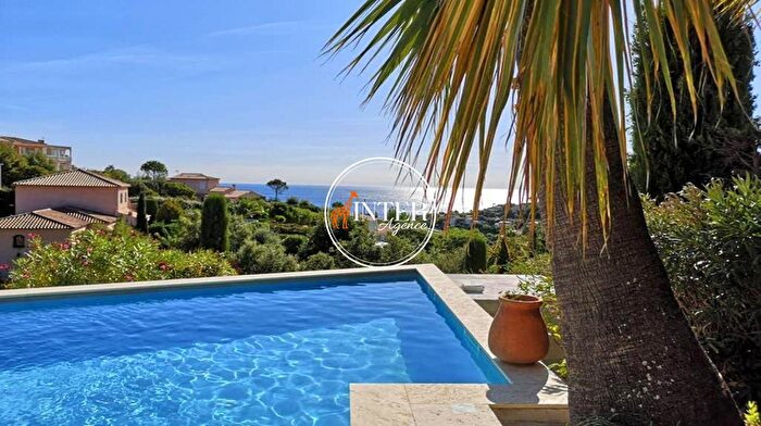 Maison à vendre - Roquebrune-sur-Argens - 5 pièces - 3 chambres