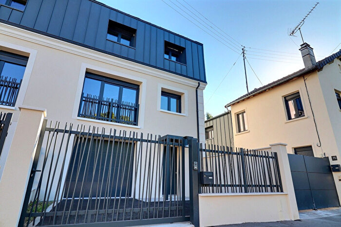 Neuilly-Plaisance, Eglise, Gare : Maison 4 pièces à vendre
