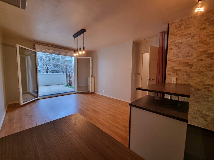 Appartement à vendre - Chelles, Centre-ville, Gare, Abbesses - 3 pièces - 2 chambres