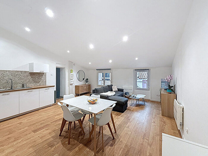 Appartement à louer - Barjols - 2 pièces - 1 chambre