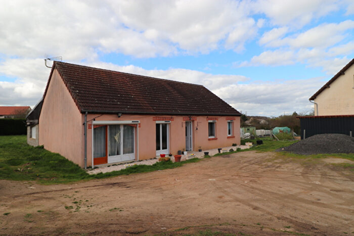 Maison à vendre - Toury-Lurcy - 6 pièces - 4 chambres