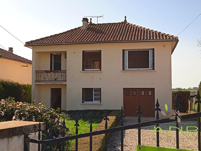 Maison à vendre - Chasseneuil-sur-Bonnieure - 4 pièces - 3 chambres