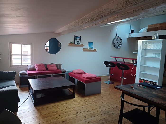 Appartement à louer - Bordeaux, Capucins, Saint-Michel - 1 pièce