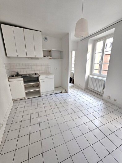 Centre Ville, Suresnes : Appartement 2 pièces à louer