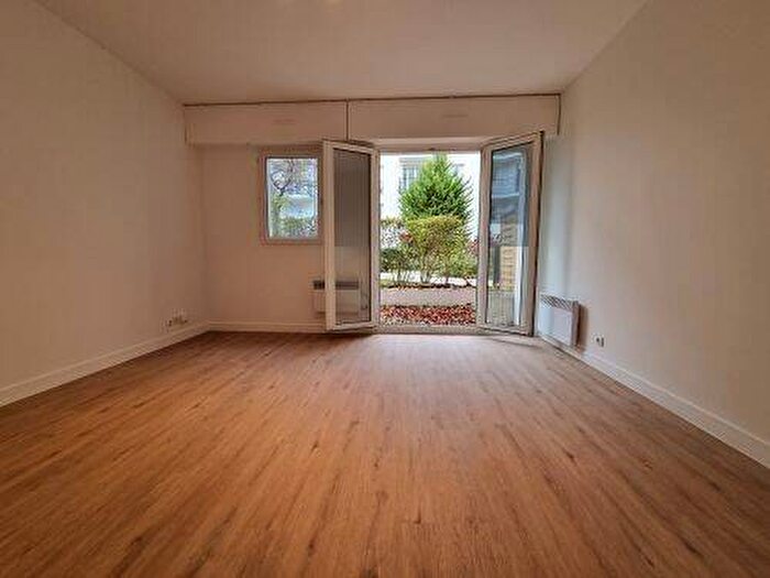 Appartement à louer - Ecluse-Gravelle-Panoramis, Saint-Maurice - 1 pièce