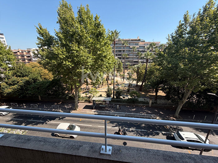 Antibes, Juan-les-Pins, Le Cap : Appartement 3 pièces à vendre