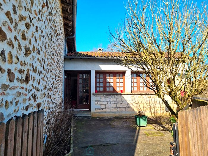 Maison à vendre - Vitrac-Saint-Vincent - 6 pièces - 3 chambres