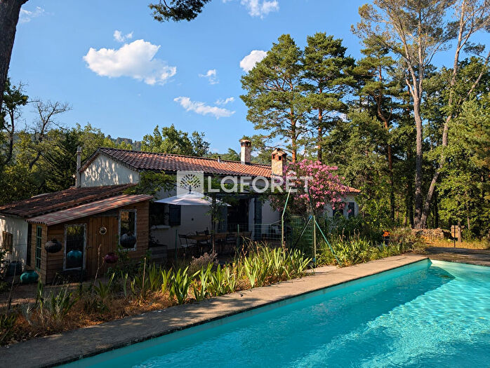 Maison à louer - Callian - 4 pièces - 3 chambres