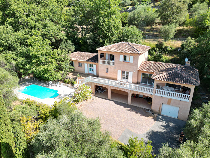 Bagnols-en-Forêt - Maison 6 pièces à vendre