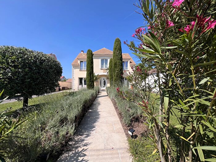 Maison à vendre - Les Clayes-sous-Bois - 8 pièces