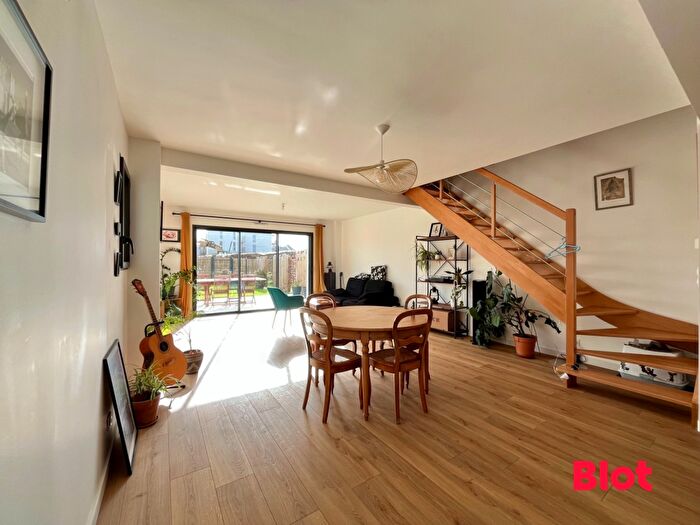 Maison à louer - Bédée - 5 pièces - 4 chambres