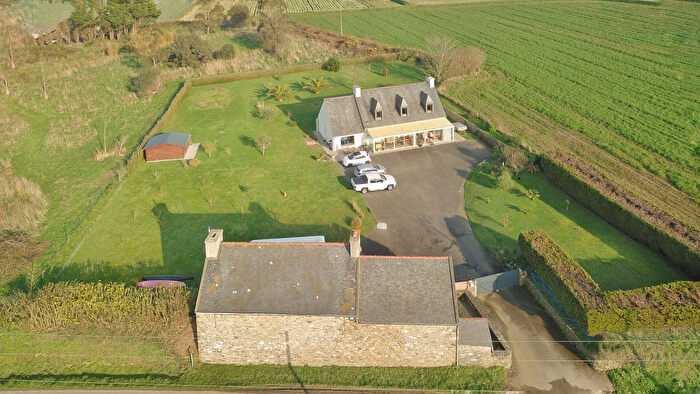 Maison à vendre - Plouguiel - 6 pièces - 4 chambres