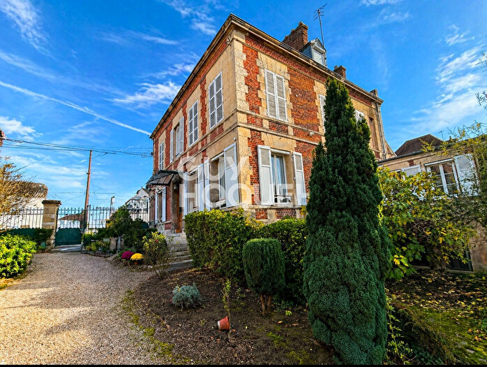 Maison à vendre - Margny-lès-Compiègne - 10 pièces - 7 chambres