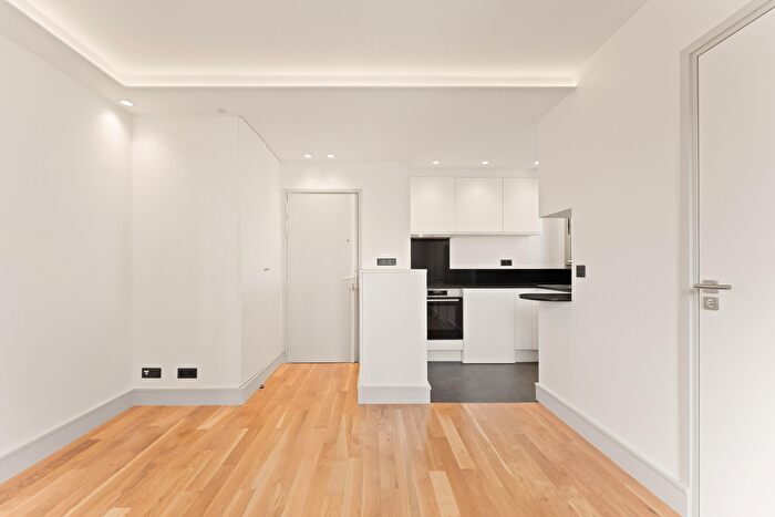 Paris 18ème, Montmartre, Sacré Coeur, Abbesses : Appartement 1 pièce à vendre