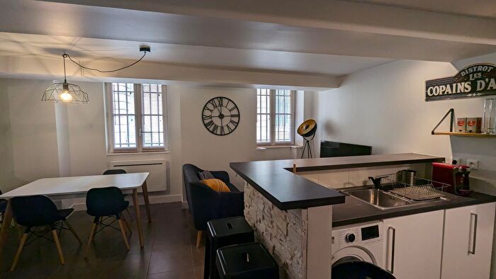 Avignon, Palais des Papes, Zone Piétonne : Appartement 2 pièces à vendre