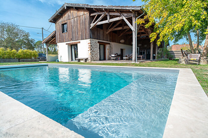 Salles : Maison 8 pièces à vendre